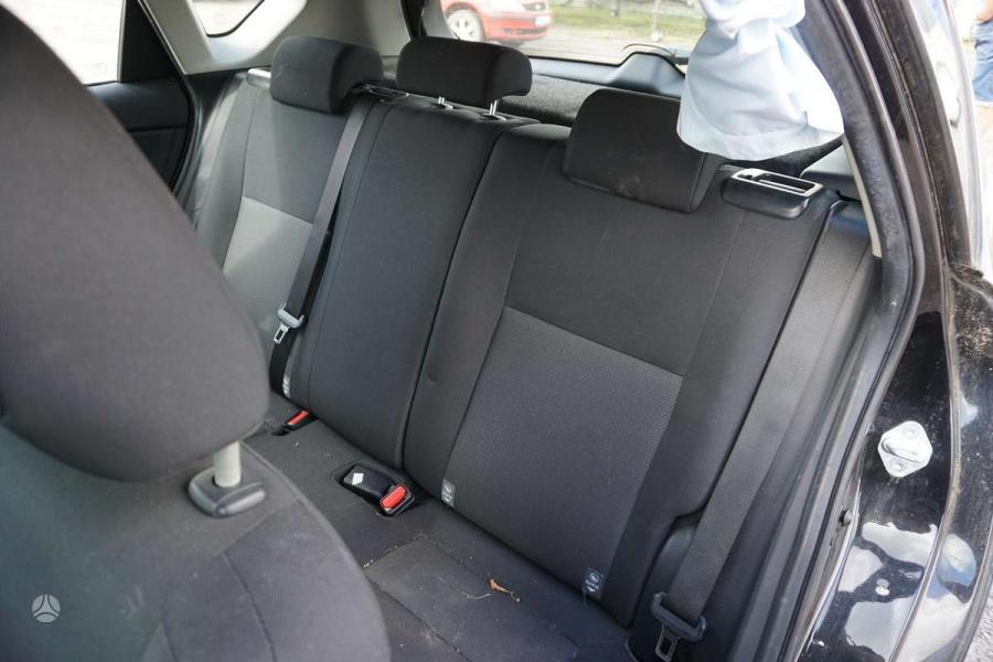 Black Toyota Auris 2016 in Klaipeda, with an engine capacity of 1.80 L and mileage of 159 thousand km for 2300 €, photo 18 on AUTOMOTO.COM.LV