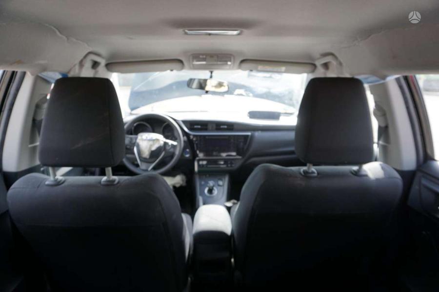 Black Toyota Auris 2016 in Klaipeda, with an engine capacity of 1.80 L and mileage of 159 thousand km for 2300 €, photo 21 on AUTOMOTO.COM.LV