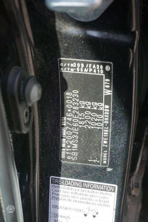 Black Toyota Auris 2016 in Klaipeda, with an engine capacity of 1.80 L and mileage of 159 thousand km for 2300 €, photo 22 on AUTOMOTO.COM.LV