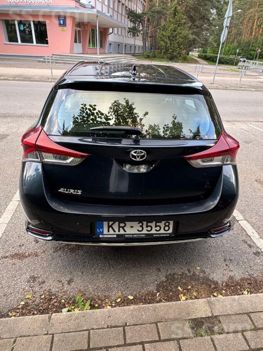 Melns Toyota Auris 2017 Rīga, ar dzinēja tilpumu 1.60 L un nobraukumu 120 tūkst. km par 11250 €, foto 1 vietnē AUTOMOTO.COM.LV