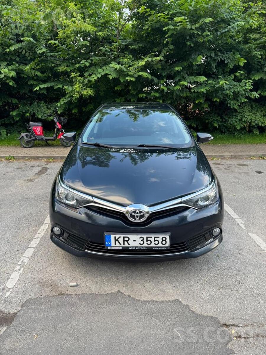 Melns Toyota Auris 2017 Rīga, ar dzinēja tilpumu 1.60 L un nobraukumu 120 tūkst. km par 11250 €, foto 4 vietnē AUTOMOTO.COM.LV