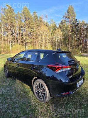 Melns Toyota Auris 2017 Rīga, ar dzinēja tilpumu 1.60 L un nobraukumu 133 tūkst. km par 9500 €, foto 6 vietnē AUTOMOTO.COM.LV