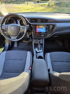 Melns Toyota Auris 2017 Rīga, ar dzinēja tilpumu 1.60 L un nobraukumu 133 tūkst. km par 9500 €, foto 9 vietnē AUTOMOTO.COM.LV