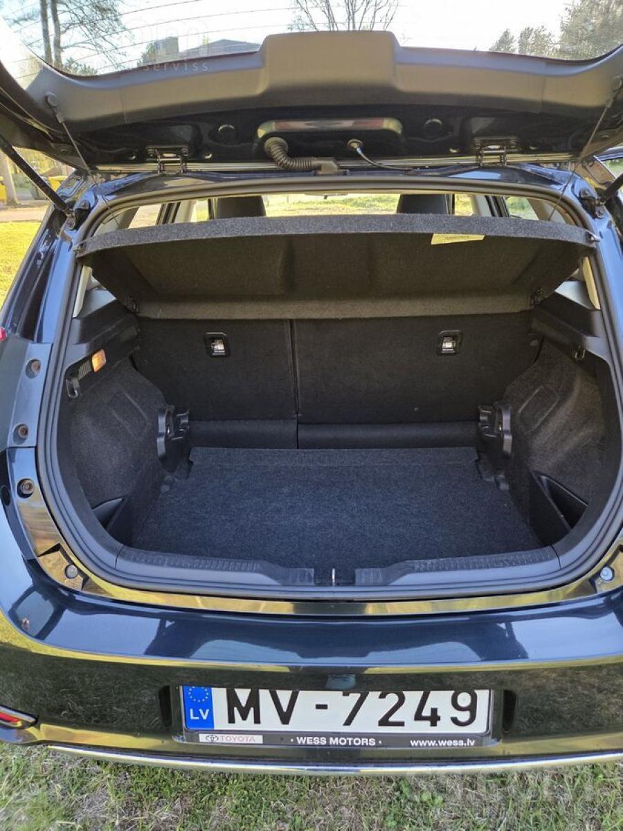 Melns Toyota Auris 2017 Rīga, ar dzinēja tilpumu 1.60 L un nobraukumu 133 tūkst. km par 9500 €, foto 16 vietnē AUTOMOTO.COM.LV