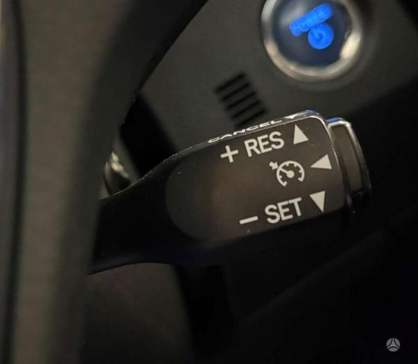 Toyota Auris 2017 in Marijampole on AUTOMOTO.COM.LV Black Toyota Auris 2017 in Marijampole, with an engine capacity of 1.80 L and mileage of 74 thousand km for 13750 €, photo 8 on AUTOMOTO.COM.LV