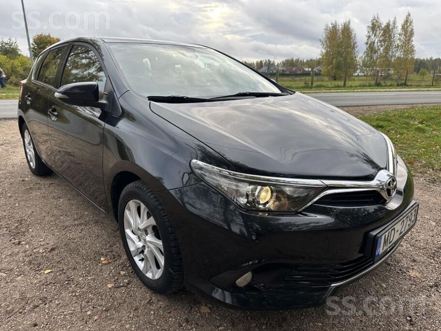 Черный Тойота Аурис 2019 в Рига, объемом двигателя 1.60 л и пробегом 28 тыс. км за 15490 €, фото 8 на AUTOMOTO.COM.LV