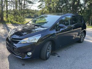 Black Toyota Auris 2014 in Ukmerge, with an engine capacity of 1.60 L and mileage of 246 thousand km for 5350 €, photo  on AUTOMOTO.COM.LV