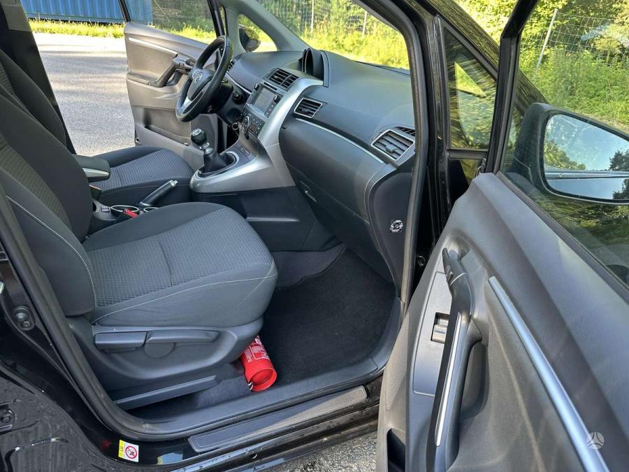Melns Toyota Auris 2014 Ukmergė, ar dzinēja tilpumu 1.60 L un nobraukumu 246 tūkst. km par 5350 €, foto 7 vietnē AUTOMOTO.COM.LV
