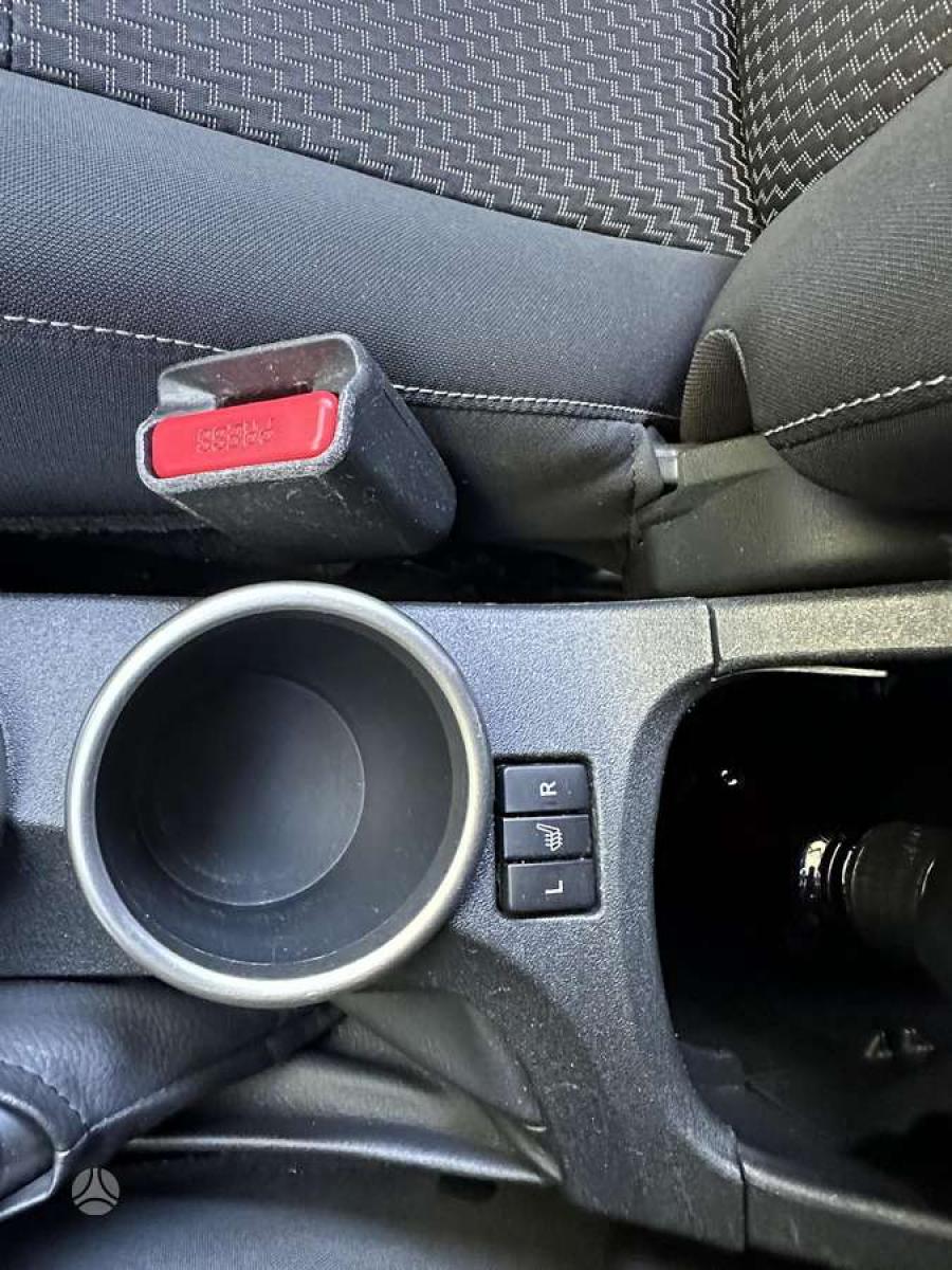 Melns Toyota Auris 2014 Ukmergė, ar dzinēja tilpumu 1.60 L un nobraukumu 246 tūkst. km par 5350 €, foto 16 vietnē AUTOMOTO.COM.LV
