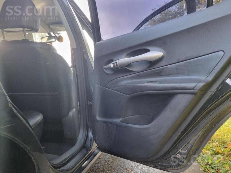 Melns Toyota Auris 2007 Rīga, ar dzinēja tilpumu 2.20 L un nobraukumu 245 tūkst. km par 1250 €, foto 6 vietnē AUTOMOTO.COM.LV