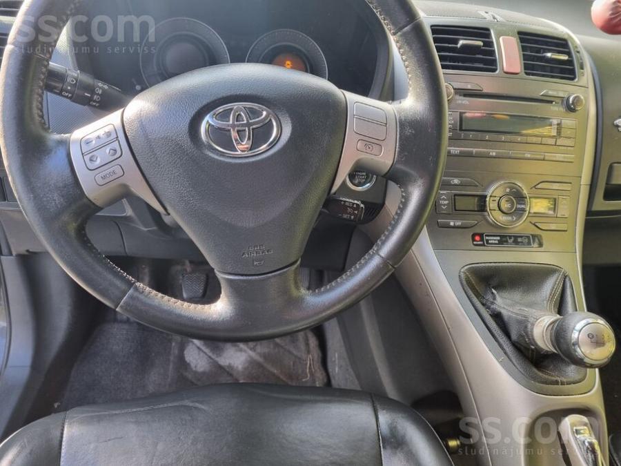 Melns Toyota Auris 2007 Rīga, ar dzinēja tilpumu 2.20 L un nobraukumu 245 tūkst. km par 1250 €, foto 8 vietnē AUTOMOTO.COM.LV