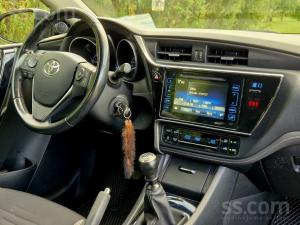 Melns Toyota Auris 2017 Tukums, ar dzinēja tilpumu 1.60 L un nobraukumu 129 tūkst. km par 11100 €, foto 9 vietnē AUTOMOTO.COM.LV