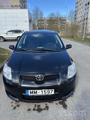 Melns Toyota Auris 2008 Liepāja, ar dzinēja tilpumu 2.00 L un nobraukumu 0 tūkst. km par 2100 €, foto  vietnē AUTOMOTO.COM.LV