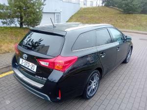 Melns Toyota Auris 2013 Viļņa, ar dzinēja tilpumu 1.80 L un nobraukumu 198 tūkst. km par 8200 €, foto 4 vietnē AUTOMOTO.COM.LV