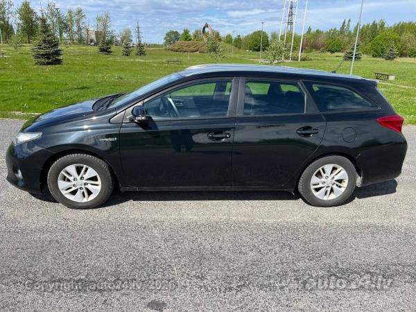 Melns Toyota Auris 2013 Tallina, ar dzinēja tilpumu 1.80 L un nobraukumu 337 tūkst. km par 6990 €, foto 2 vietnē AUTOMOTO.COM.LV
