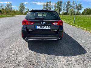 Black Toyota Auris 2013 in Tallinn, with an engine capacity of 1.80 L and mileage of 337 thousand km for 6990 €, photo 7 on AUTOMOTO.COM.LV