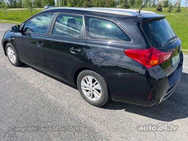 Melns Toyota Auris 2013 Tallina, ar dzinēja tilpumu 1.80 L un nobraukumu 337 tūkst. km par 6990 €, foto 7 vietnē AUTOMOTO.COM.LV