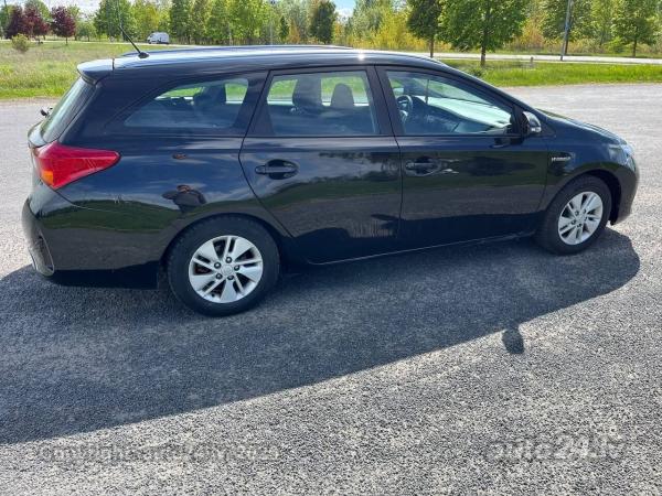Melns Toyota Auris 2013 Tallina, ar dzinēja tilpumu 1.80 L un nobraukumu 337 tūkst. km par 6990 €, foto 8 vietnē AUTOMOTO.COM.LV