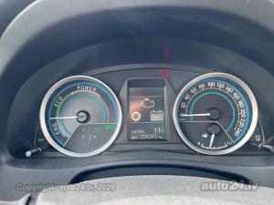 Black Toyota Auris 2013 in Tallinn, with an engine capacity of 1.80 L and mileage of 337 thousand km for 6990 €, photo 13 on AUTOMOTO.COM.LV