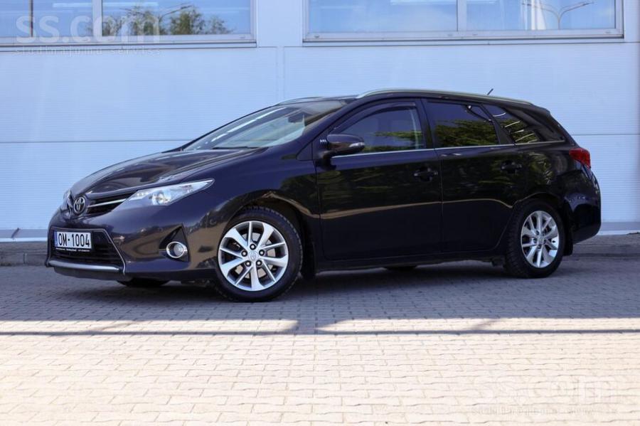 Melns Toyota Auris 2013 Rīga, ar dzinēja tilpumu 2.00 L un nobraukumu 0 tūkst. km par 5995 €, foto 1 vietnē AUTOMOTO.COM.LV