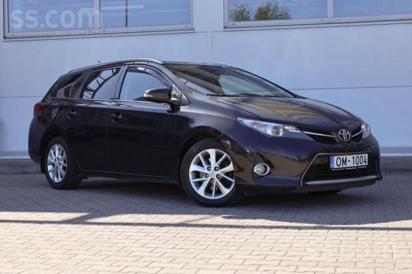 Melns Toyota Auris 2013 Rīga, ar dzinēja tilpumu 2.00 L un nobraukumu 0 tūkst. km par 5995 €, foto 3 vietnē AUTOMOTO.COM.LV