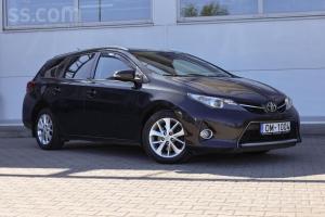 Melns Toyota Auris 2013 Rīga, ar dzinēja tilpumu 2.00 L un nobraukumu 0 tūkst. km par 5995 €, foto 4 vietnē AUTOMOTO.COM.LV