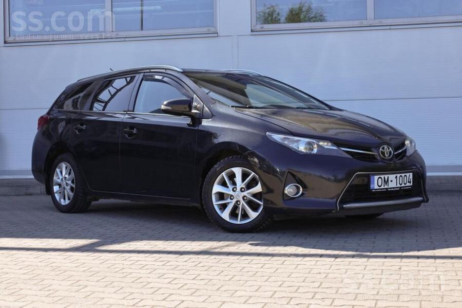 Melns Toyota Auris 2013 Rīga, ar dzinēja tilpumu 2.00 L un nobraukumu 0 tūkst. km par 5995 €, foto 4 vietnē AUTOMOTO.COM.LV