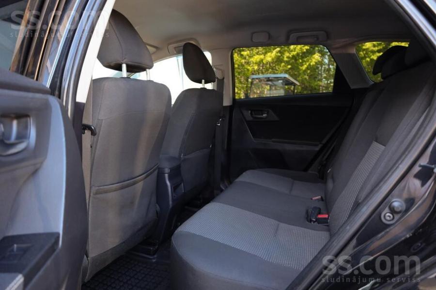 Melns Toyota Auris 2013 Rīga, ar dzinēja tilpumu 2.00 L un nobraukumu 0 tūkst. km par 5995 €, foto 13 vietnē AUTOMOTO.COM.LV