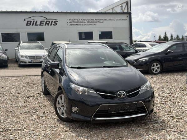 Melns Toyota Auris 2013 Utena, ar dzinēja tilpumu 2.00 L un nobraukumu 260 tūkst. km par 4590 €, foto 1 vietnē AUTOMOTO.COM.LV