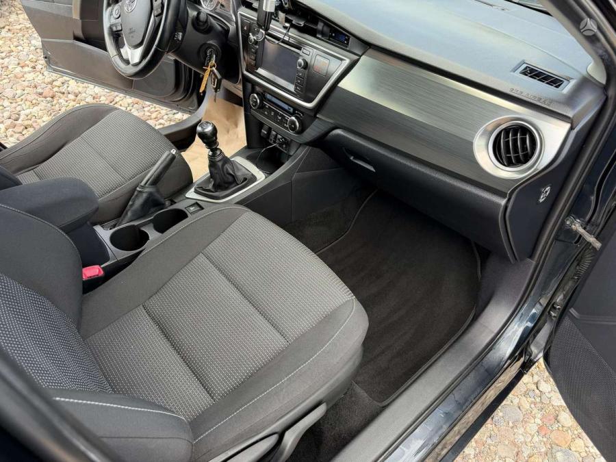 Melns Toyota Auris 2013 Utena, ar dzinēja tilpumu 2.00 L un nobraukumu 260 tūkst. km par 4590 €, foto 9 vietnē AUTOMOTO.COM.LV