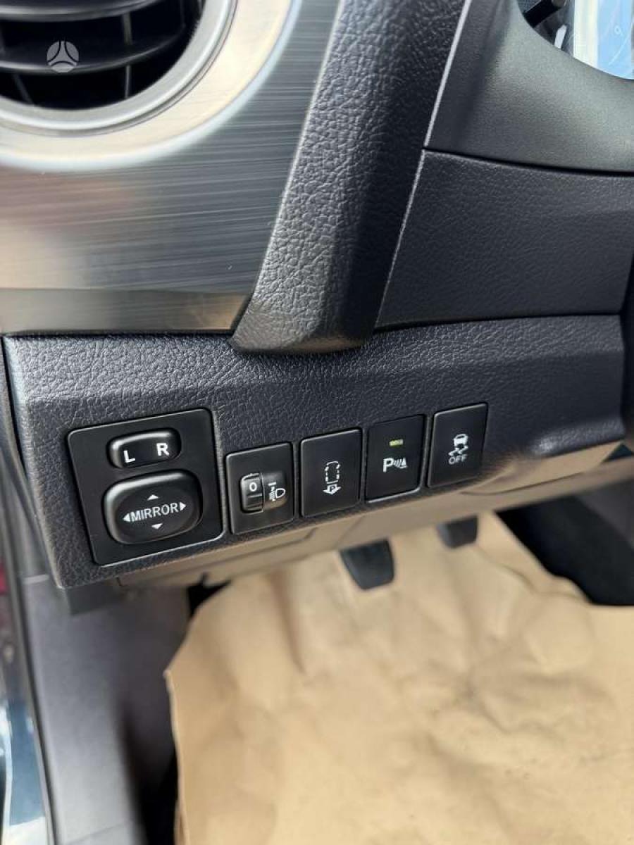 Melns Toyota Auris 2013 Utena, ar dzinēja tilpumu 2.00 L un nobraukumu 260 tūkst. km par 4590 €, foto 10 vietnē AUTOMOTO.COM.LV