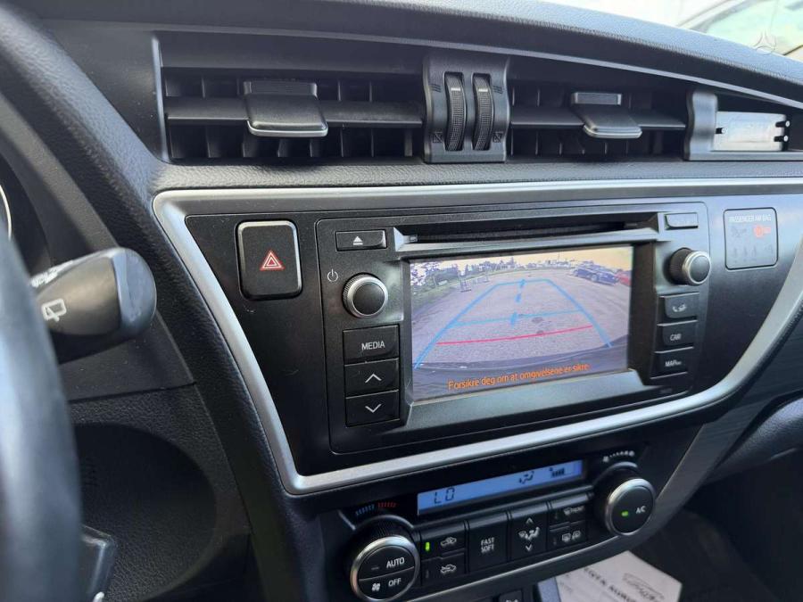 Black Toyota Auris 2013 in Marijampole, with an engine capacity of 1.60 L and mileage of 268 thousand km for 4650 €, photo 11 on AUTOMOTO.COM.LV