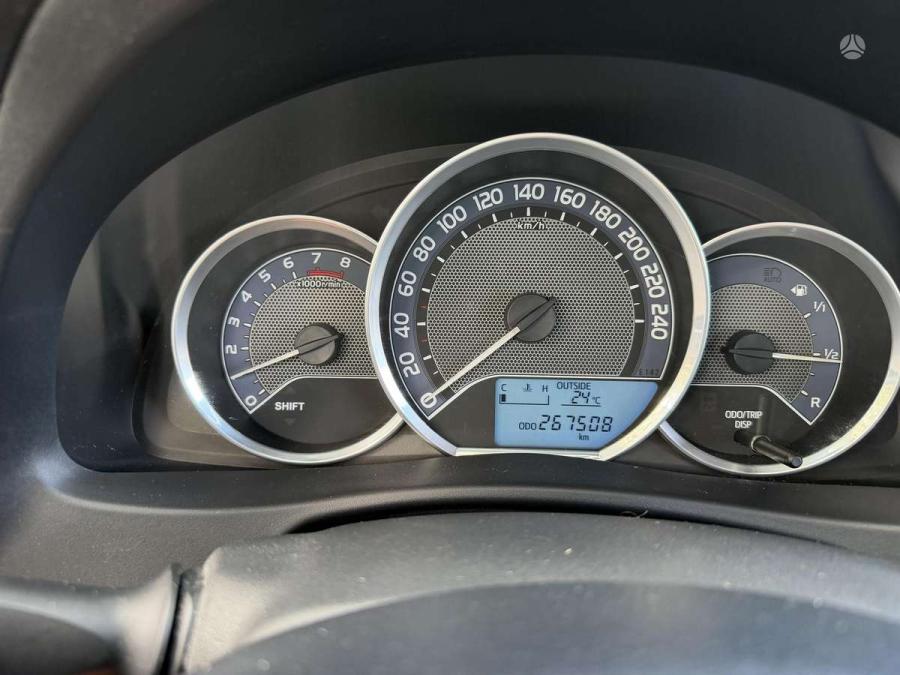 Black Toyota Auris 2013 in Marijampole, with an engine capacity of 1.60 L and mileage of 268 thousand km for 4650 €, photo 12 on AUTOMOTO.COM.LV