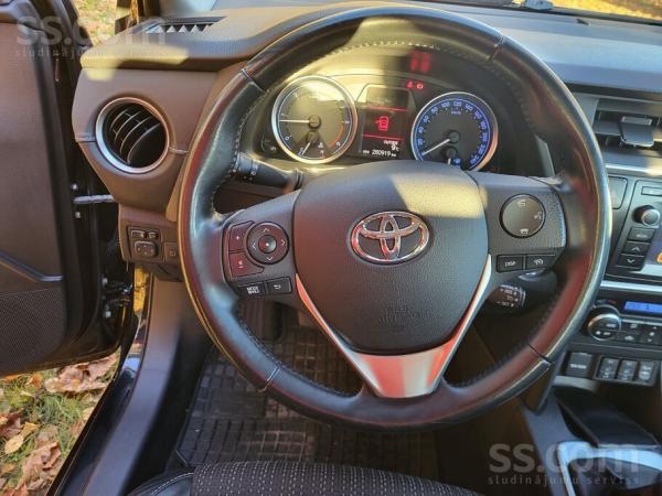 Melns Toyota Auris 2014 Rīga, ar dzinēja tilpumu 2.00 L un nobraukumu 281 tūkst. km par 6550 €, foto 11 vietnē AUTOMOTO.COM.LV
