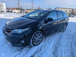 Black Toyota Auris 2014 in Vilnius, with an engine capacity of 1.80 L and mileage of 270 thousand km for 7800 €, photo  on AUTOMOTO.COM.LV