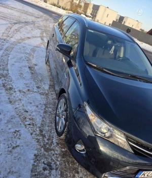 Melns Toyota Auris 2014 Viļņa, ar dzinēja tilpumu 1.80 L un nobraukumu 141 tūkst. km par 9500 €, foto 4 vietnē AUTOMOTO.COM.LV