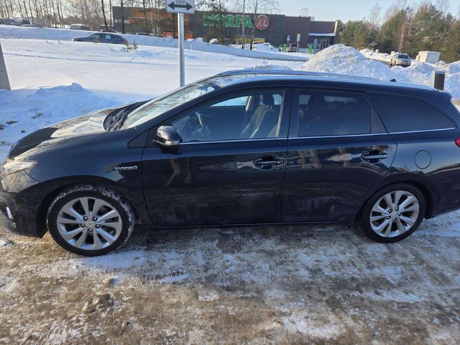 Melns Toyota Auris 2014 Viļņa, ar dzinēja tilpumu 1.80 L un nobraukumu 141 tūkst. km par 9500 €, foto 6 vietnē AUTOMOTO.COM.LV