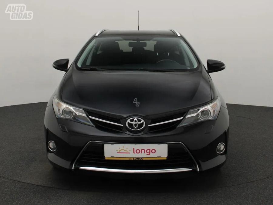 Melns Toyota Auris 2014 Viļņa, ar dzinēja tilpumu 1.60 L un nobraukumu 191 tūkst. km par 7499 €, foto 4 vietnē AUTOMOTO.COM.LV