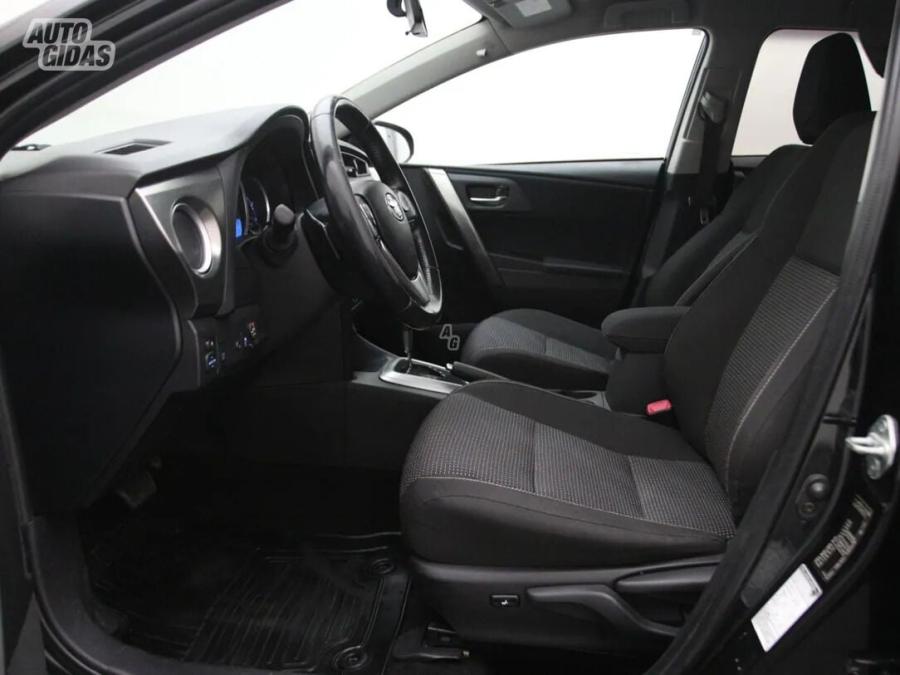 Melns Toyota Auris 2014 Viļņa, ar dzinēja tilpumu 1.60 L un nobraukumu 191 tūkst. km par 7499 €, foto 5 vietnē AUTOMOTO.COM.LV