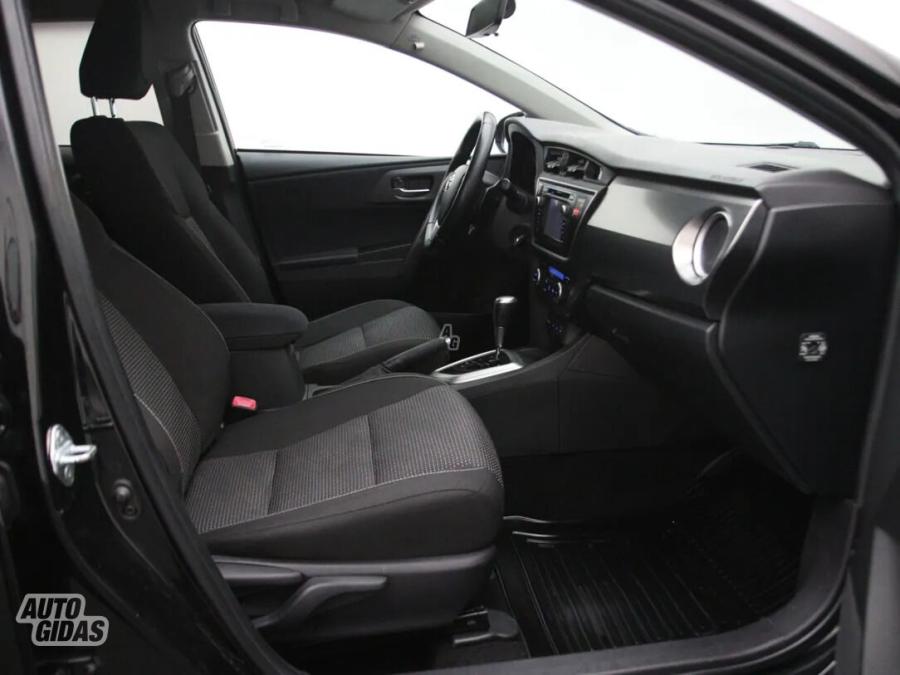 Melns Toyota Auris 2014 Viļņa, ar dzinēja tilpumu 1.60 L un nobraukumu 191 tūkst. km par 7499 €, foto 15 vietnē AUTOMOTO.COM.LV