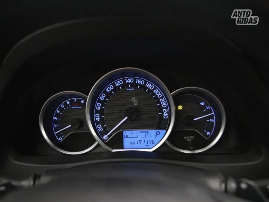 Melns Toyota Auris 2014 Viļņa, ar dzinēja tilpumu 1.60 L un nobraukumu 191 tūkst. km par 7499 €, foto 20 vietnē AUTOMOTO.COM.LV