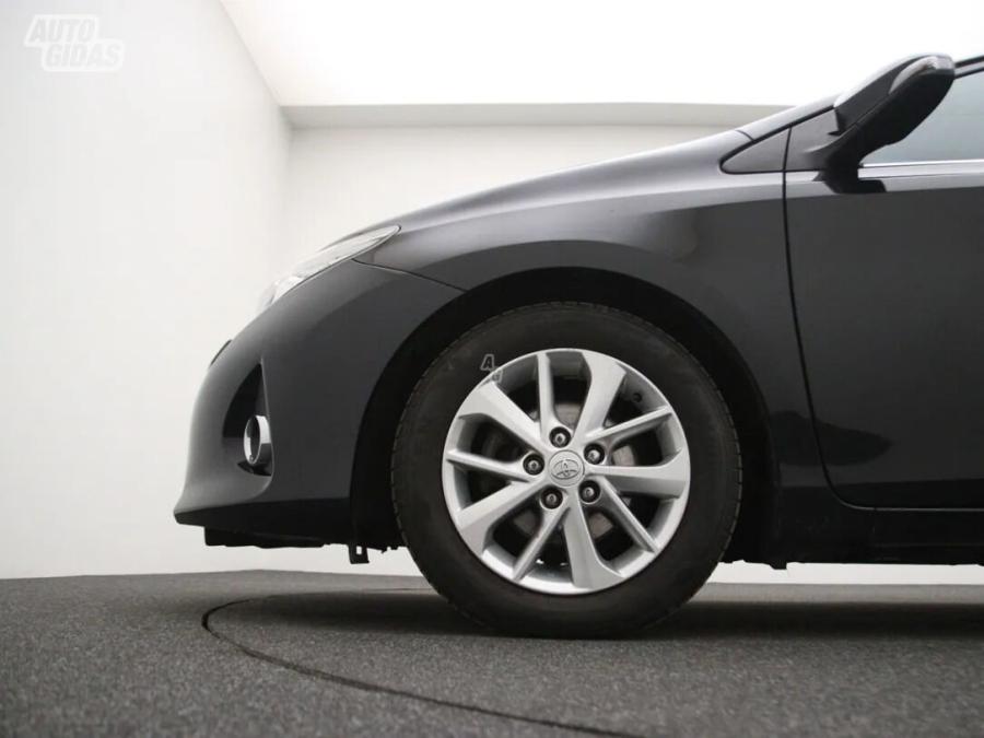 Melns Toyota Auris 2014 Viļņa, ar dzinēja tilpumu 1.60 L un nobraukumu 191 tūkst. km par 7499 €, foto 27 vietnē AUTOMOTO.COM.LV
