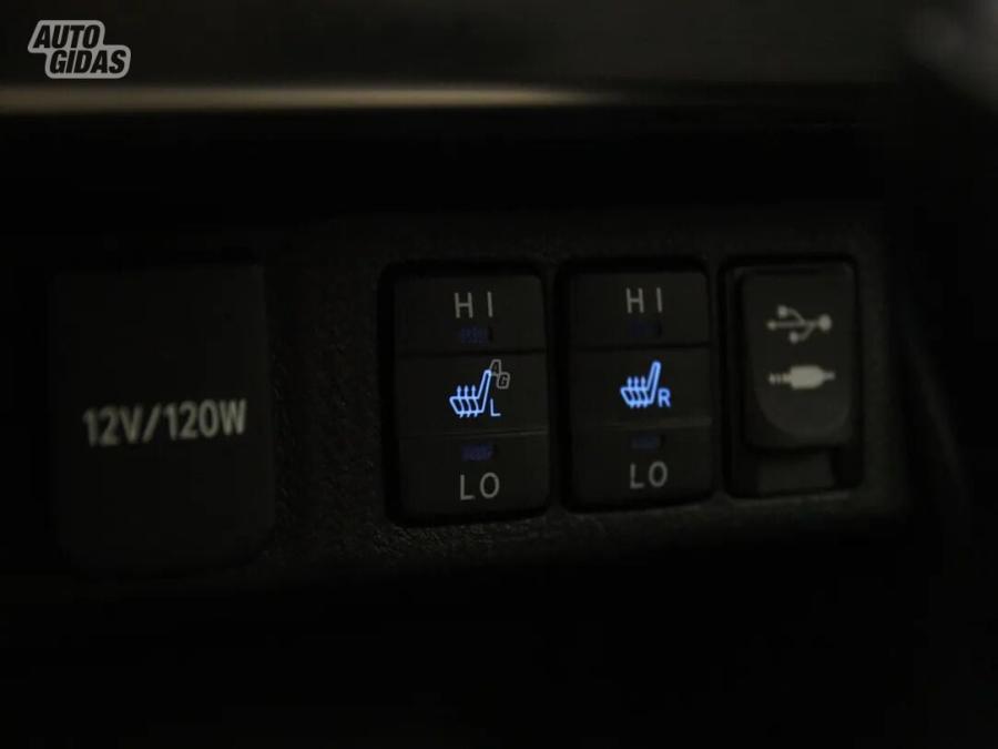 Melns Toyota Auris 2014 Viļņa, ar dzinēja tilpumu 1.60 L un nobraukumu 191 tūkst. km par 7499 €, foto 28 vietnē AUTOMOTO.COM.LV