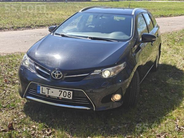 Melns Toyota Auris 2014 Rīga, ar dzinēja tilpumu 2.00 L un nobraukumu 282 tūkst. km par 5950 €, foto 1 vietnē AUTOMOTO.COM.LV