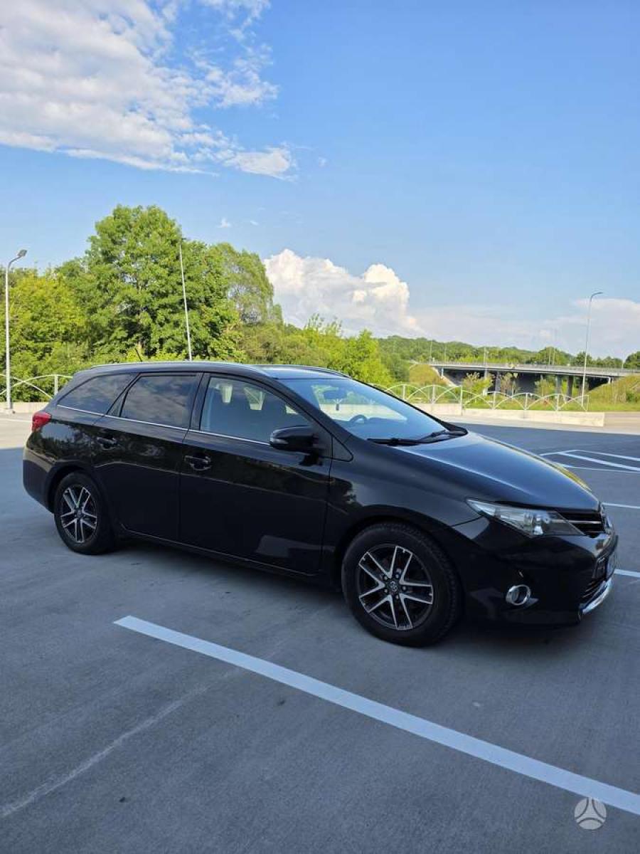 Melns Toyota Auris 2014 Klaipėda, ar dzinēja tilpumu 2.00 L un nobraukumu 280 tūkst. km par 5900 €, foto 4 vietnē AUTOMOTO.COM.LV