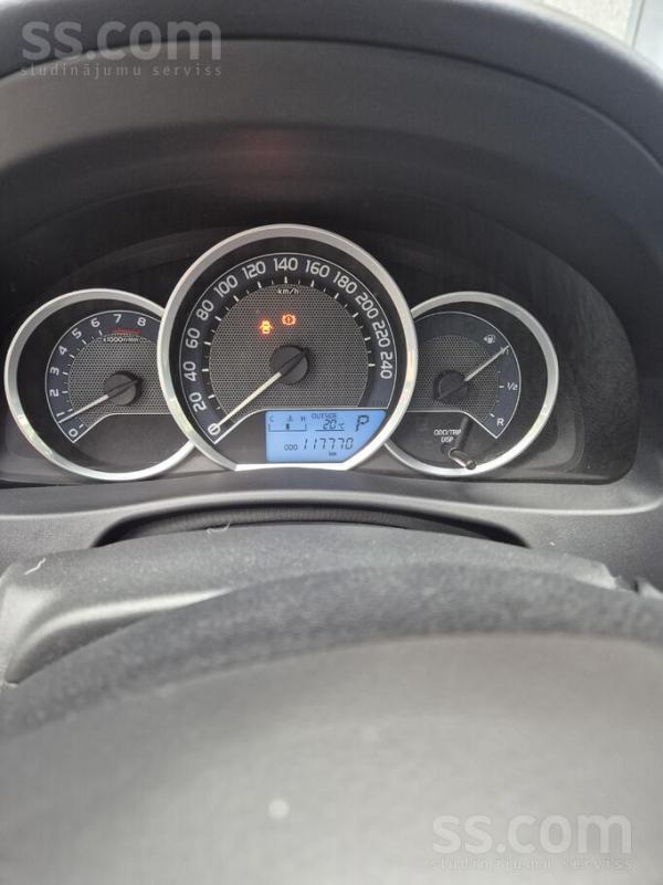 Melns Toyota Auris 2014 Rīga, ar dzinēja tilpumu 1.60 L un nobraukumu 118 tūkst. km par 8300 €, foto 8 vietnē AUTOMOTO.COM.LV