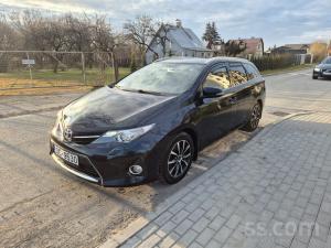 Черный Тойота Аурис 2014 в Рига, объемом двигателя 1.60 л и пробегом 118 тыс. км за 8300 €, фото  на AUTOMOTO.COM.LV