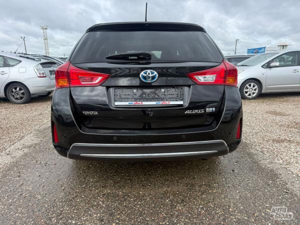 Black Toyota Auris 2014 in Vilnius, with an engine capacity of 1.80 L and mileage of 235 thousand km for 9850 €, photo 7 on AUTOMOTO.COM.LV
