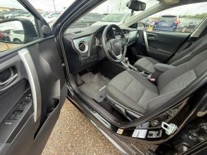 Black Toyota Auris 2014 in Vilnius, with an engine capacity of 1.80 L and mileage of 235 thousand km for 9850 €, photo 11 on AUTOMOTO.COM.LV