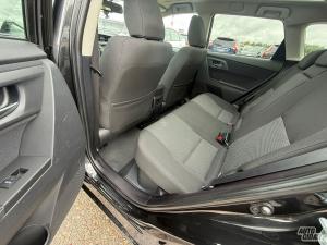 Black Toyota Auris 2014 in Vilnius, with an engine capacity of 1.80 L and mileage of 235 thousand km for 9850 €, photo 15 on AUTOMOTO.COM.LV